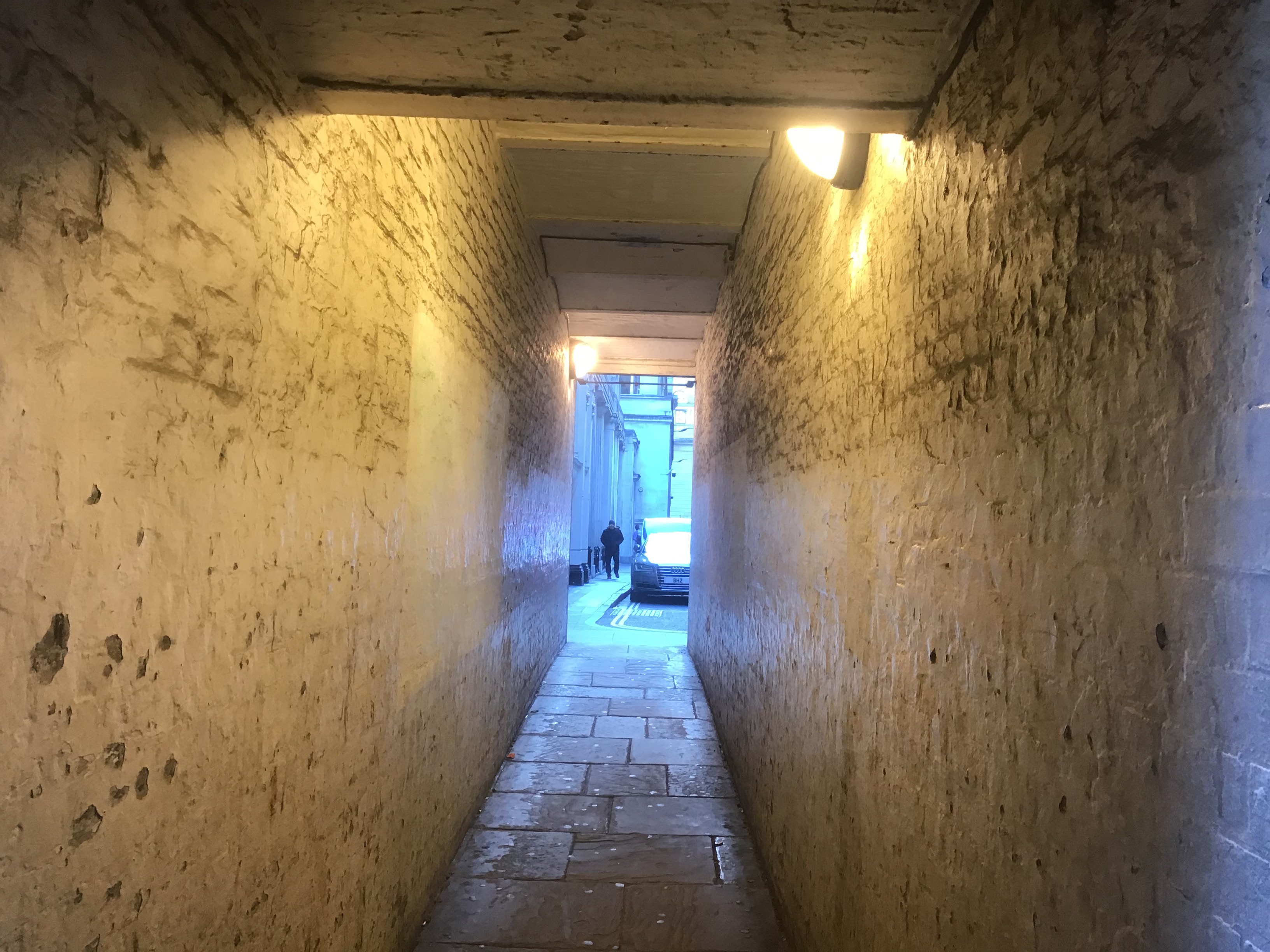 The Ghosts of the secret alleyways of old London town - Ye Olde England ...